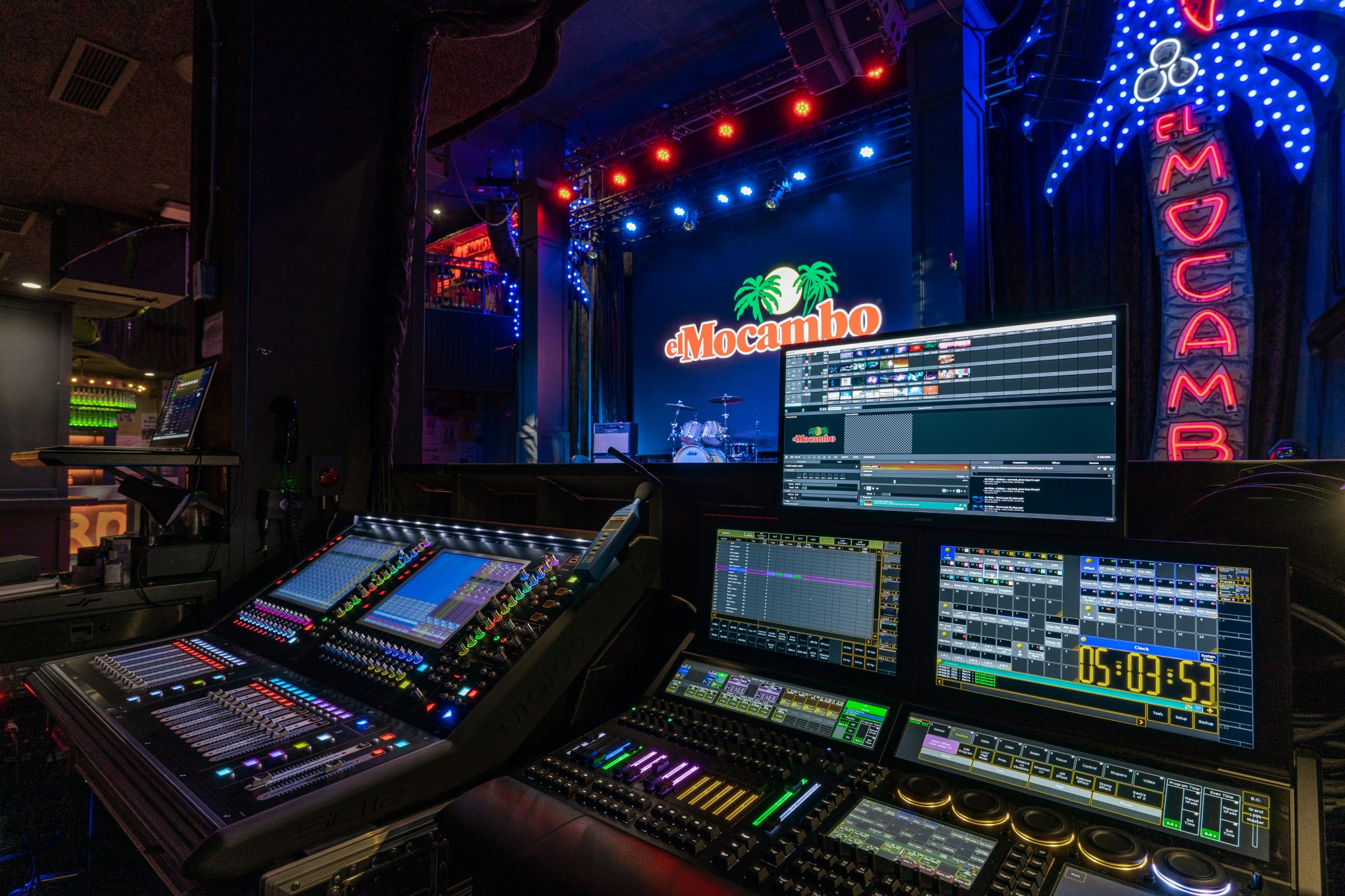 Under the Neon Palms – El Mocambo